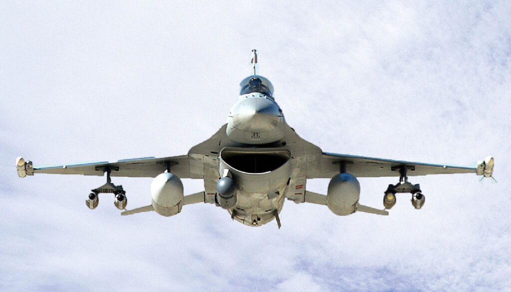 Μπαχρέιν, Ιορδανία και Μαρόκο αυξάνουν την ισχύ πυρός των F-16 με την ...