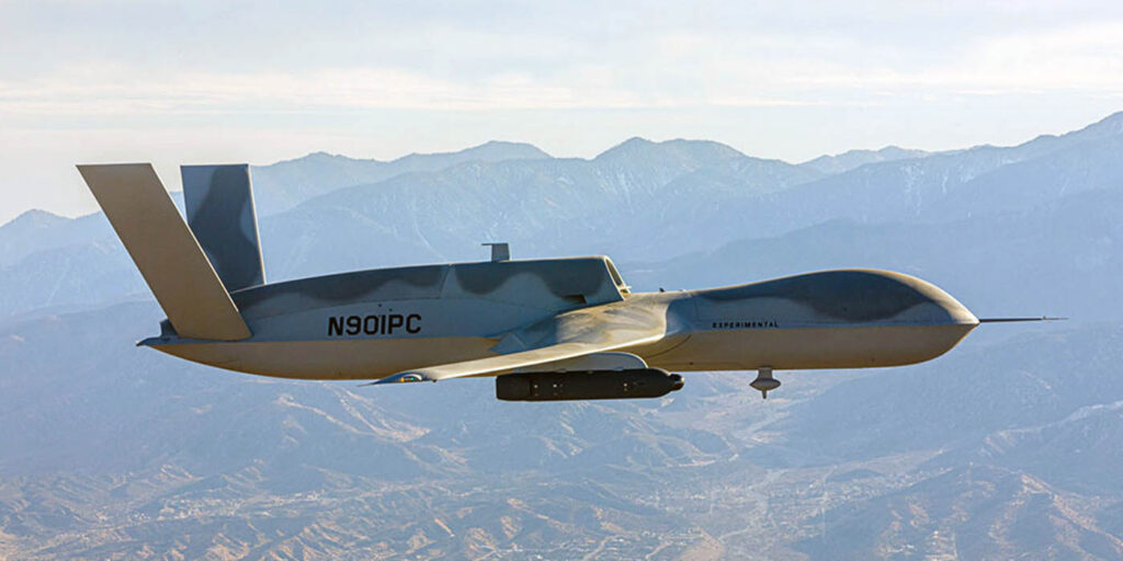 Δοκιμαστική πτήση του UAV Avenger με το ατρακτίδιο υπέρυθρης έρευνας ...