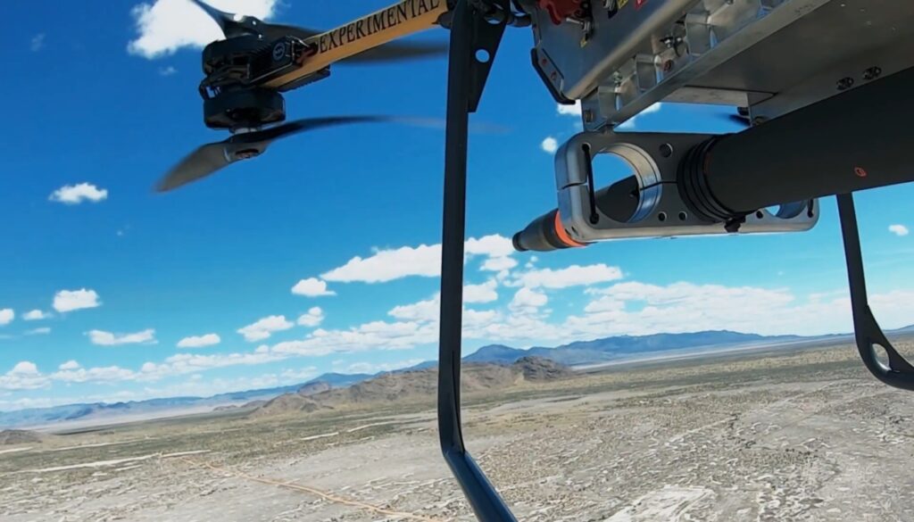 Δοκιμή UAV με κατευθυνόμενη ρουκέτα AGR-20 APKWS II εναντίον UAV από την BAE Systems - Defence ...