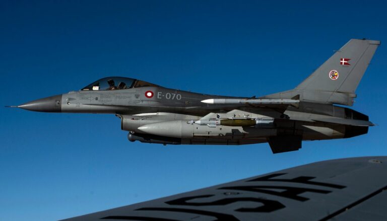 $ 320 εκ το τελικό κόστος απόκτησης 24 μεταχειρισμένων F-16AM/BM MLU ...