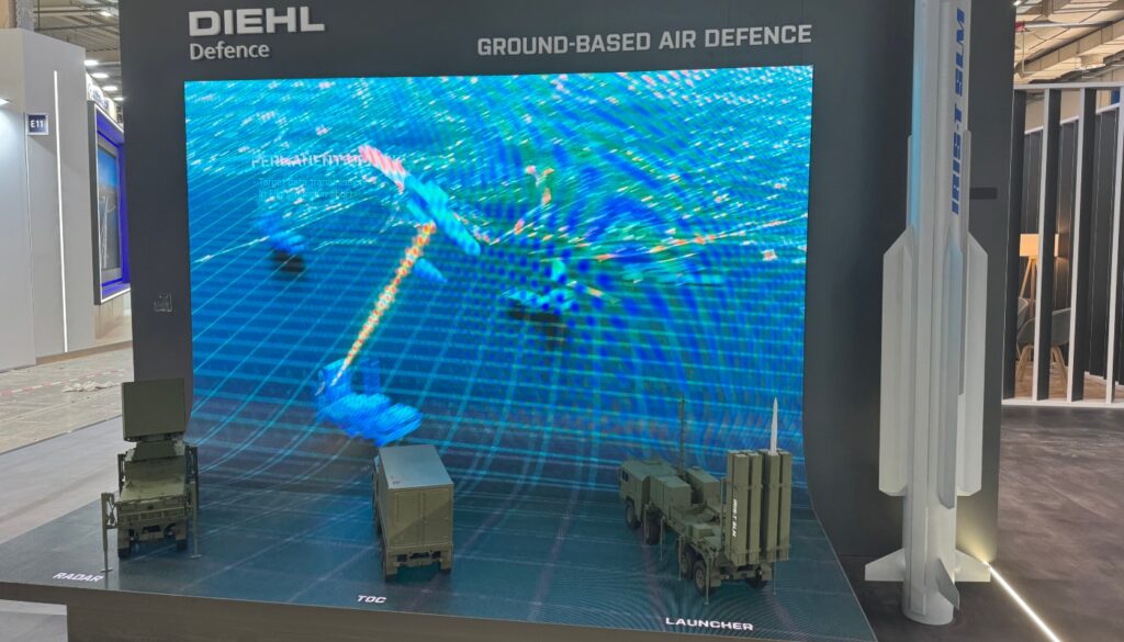 «DEFEA 2025»: IRIS-T SLS/SLM/SLX, η γερμανική πρόταση για την αεράμυνα της Ελλάδας στο μικρό ...