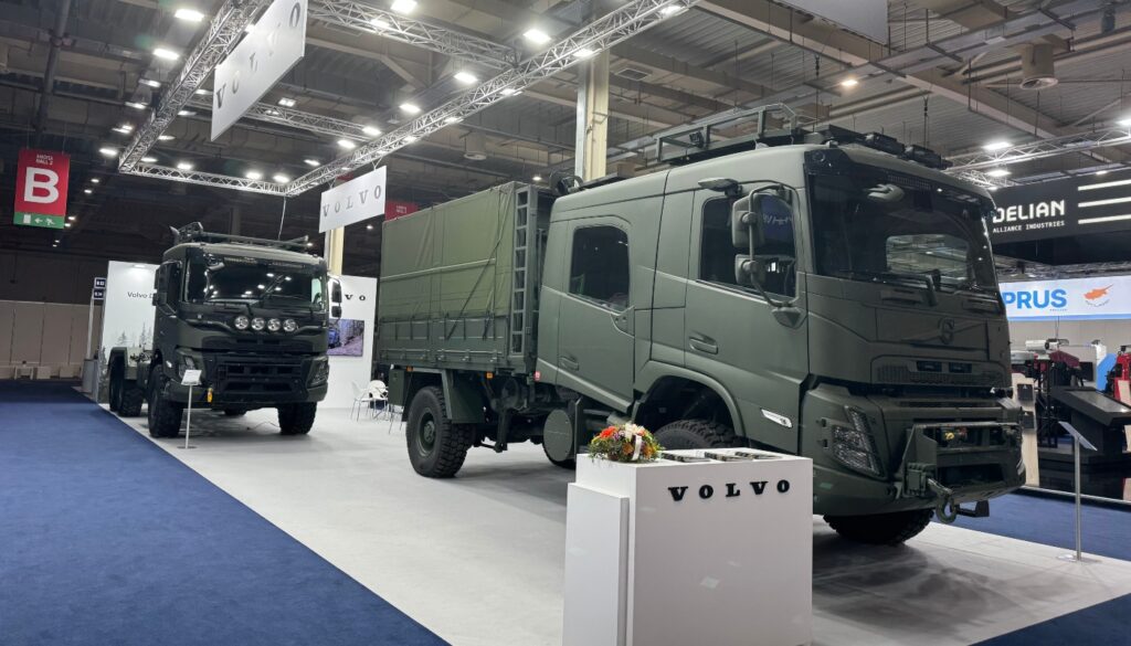 «DEFEA 2025»: Οι Σουηδοί διεκδικούν το πρόγραμμα ανανέωσης των στρατιωτικών φορτηγών του ...