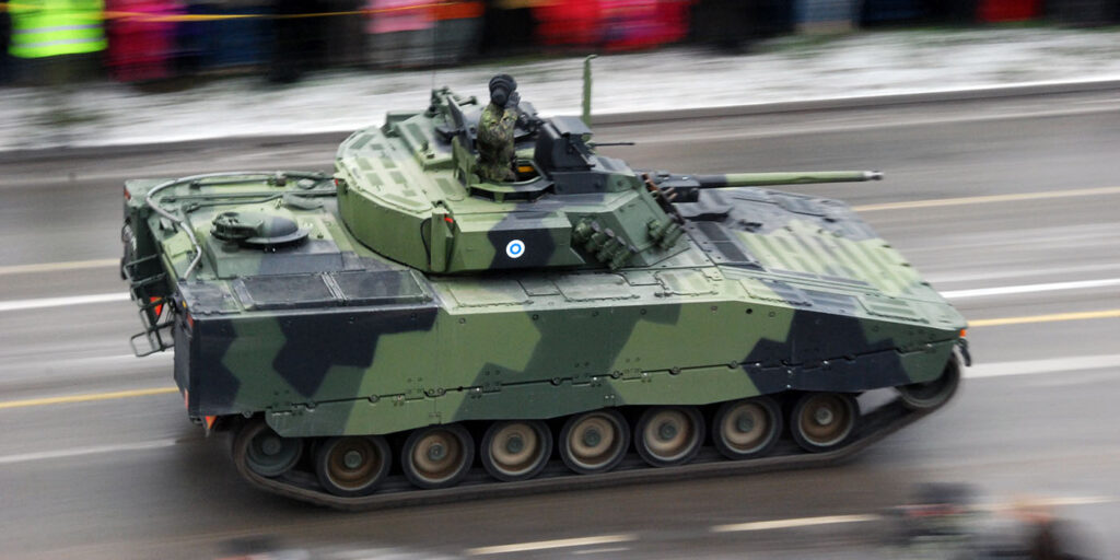 Η Φιλανδία αναβαθμίζει 102 τεθωρακισμένα οχήματα μάχης CV-9030 ...
