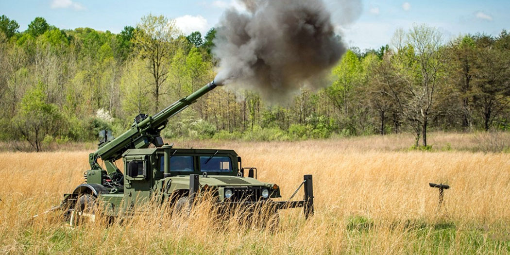 HUMVEE 2-CT Hawkeye MHS: Ένα αυτοκινούμενο πυροβόλο των 105 χιλιοστών ...