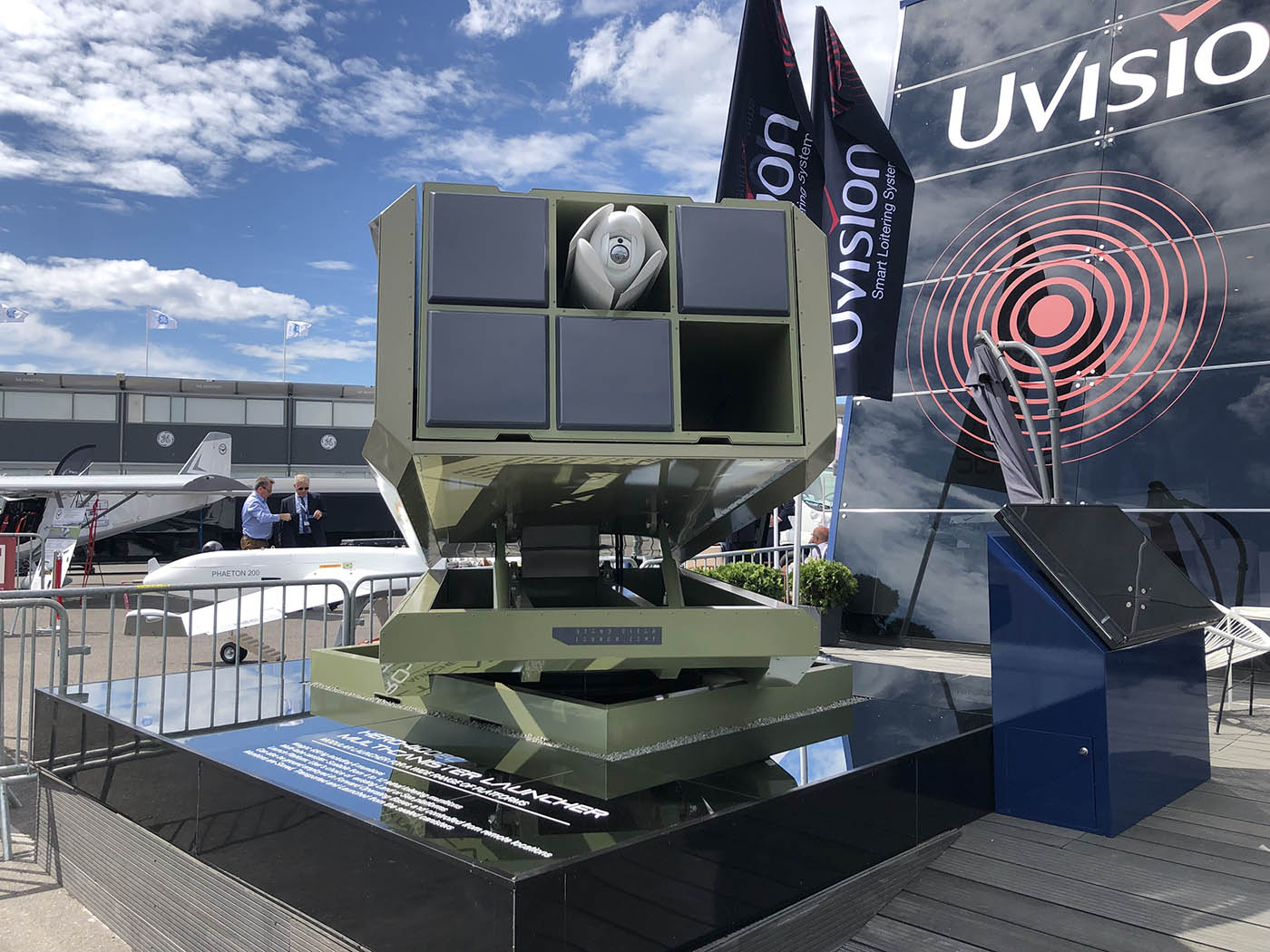 «DEFEA»: Παρουσίαση των αιωρούμενων πυρομαχικών Hero της ισραηλινής ...