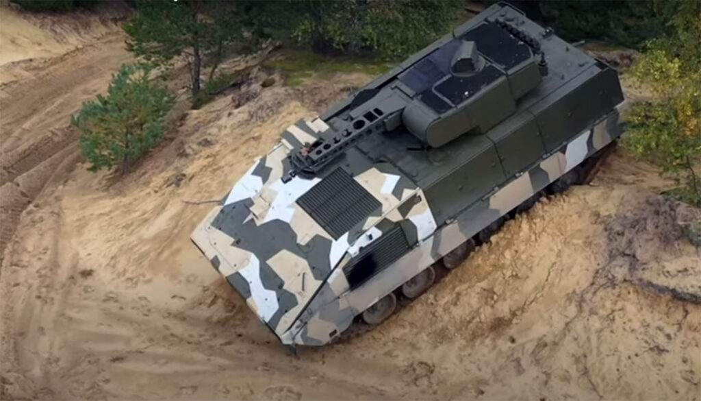 Η KMW συνεχίζει τις δοκιμές της ερπυστριοφόρας έκδοσης του οχήματος ...