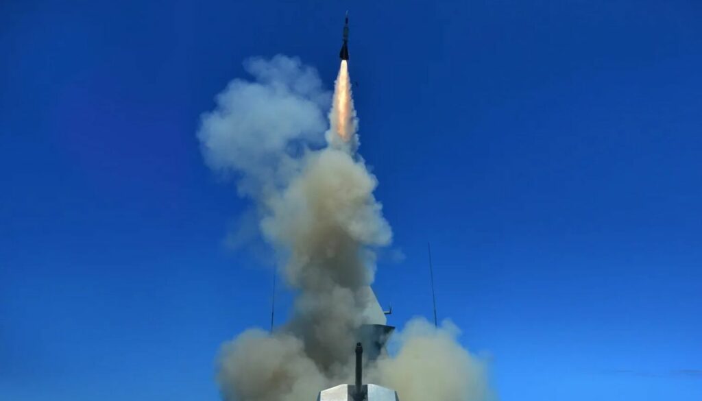 Νέα έκδοση του Aster-15 αναπτύσσει η MBDA με αντιπυραυλικές ικανότητες και διπλάσιο βεληνεκές ...