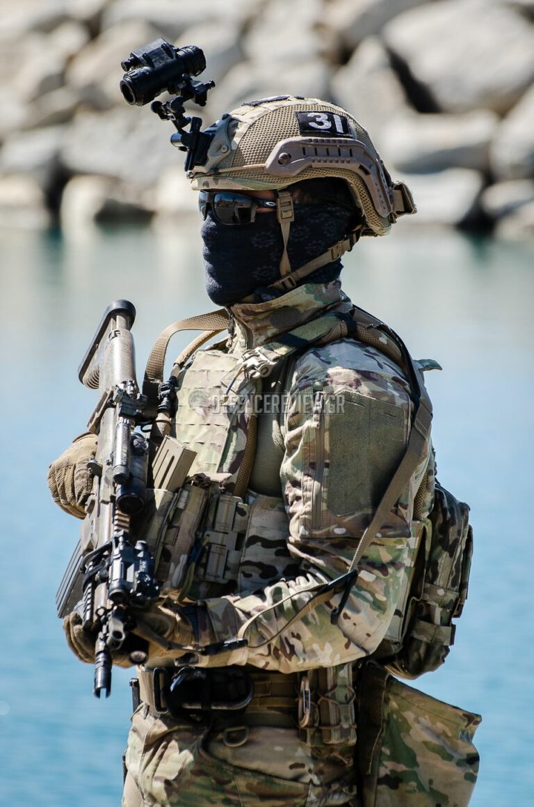 OYK_CYPRUS11 - Defence Review