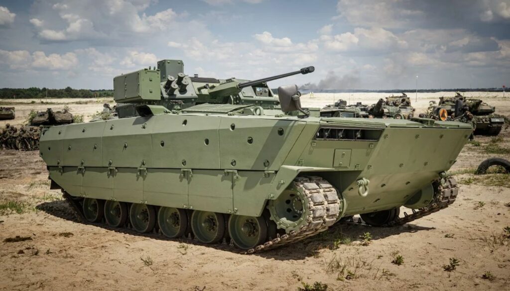 Πρώτη άσκηση με συμμετοχή του νέου τεθωρακισμένου οχήματος μάχης Borsuk ...