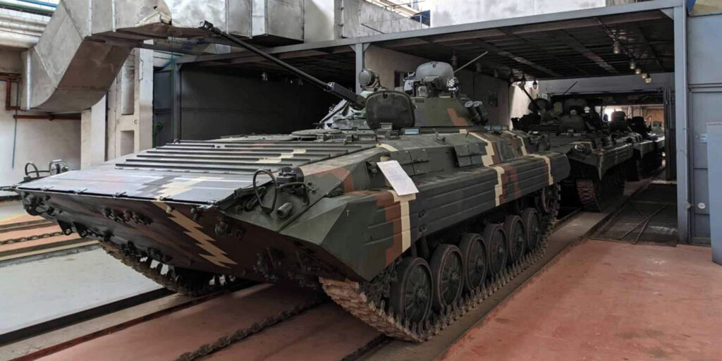 Ο Ουκρανικός Στρατός συνεχίζει να παραλαμβάνει επισκευασμένα ...